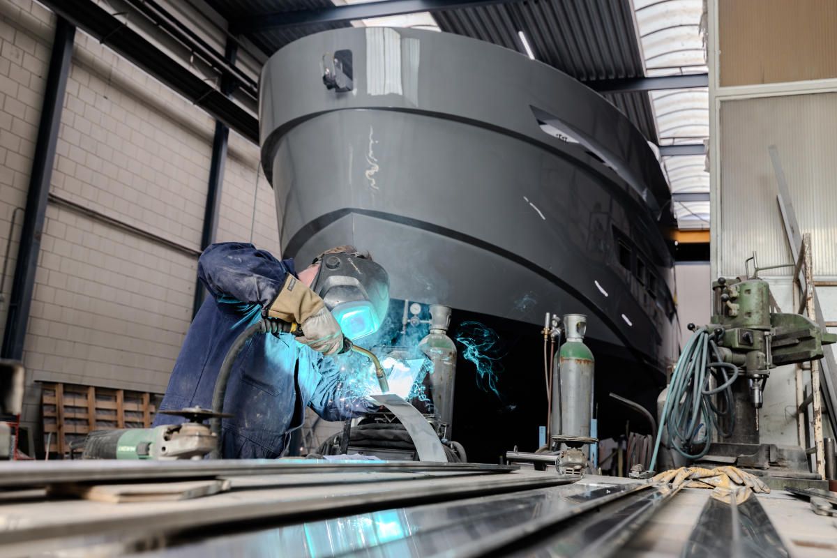 Outer Reef Yachts Share Images Of The First 780 Adventure - Luxferity ...