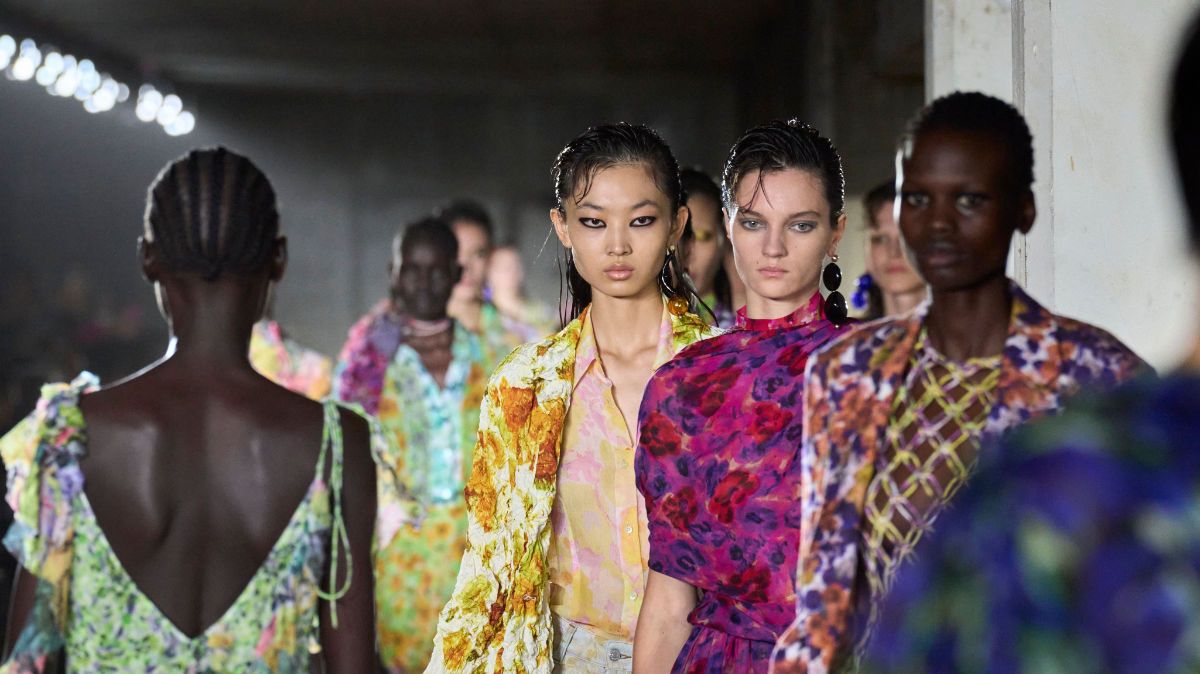 Dries van Noten: Dries Van Noten Presents Its New Women Spring Summer ...