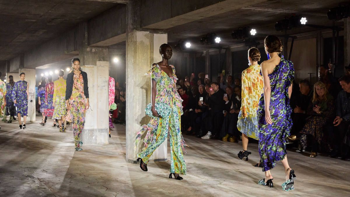 Dries van Noten: Dries Van Noten Presents Its New Women Spring Summer ...