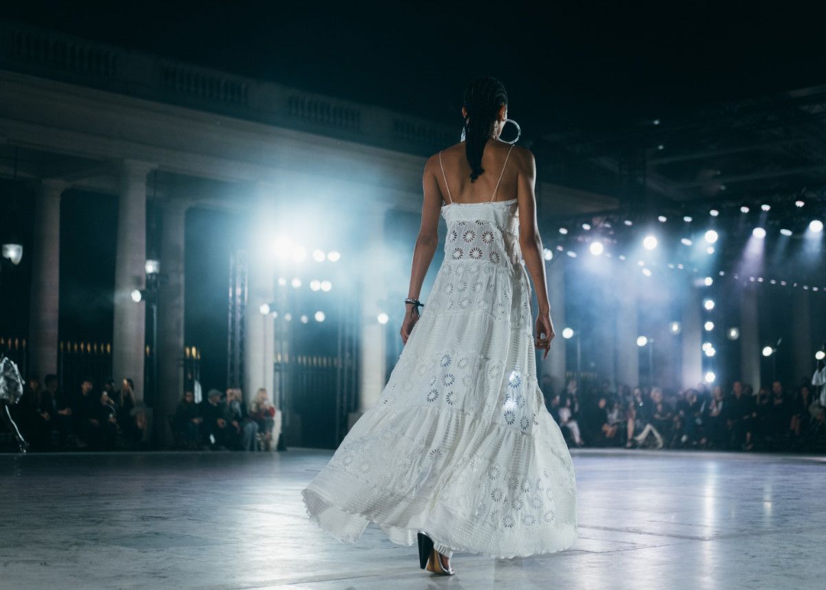 Isabel Marant: Isabel Marant Presents Her Spring-Summer 2022 Collection ...