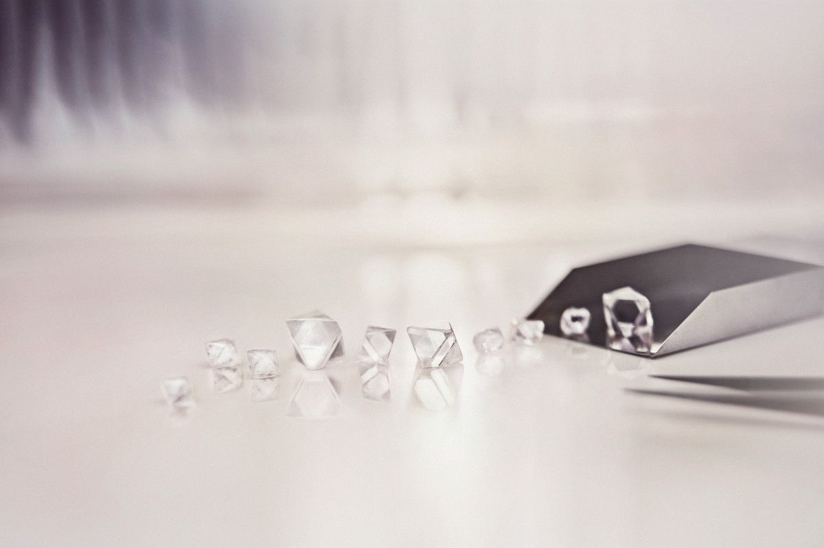 Louis Vuitton: Louis Vuitton Presents Its New LV Diamonds Collection ...