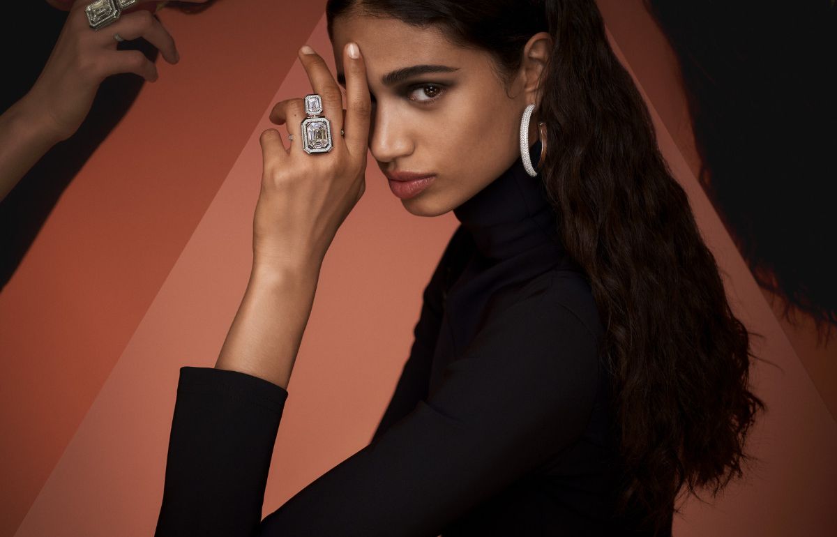 Messika: Messika's Divine Enigma: Mysterious Egypt - Luxferity