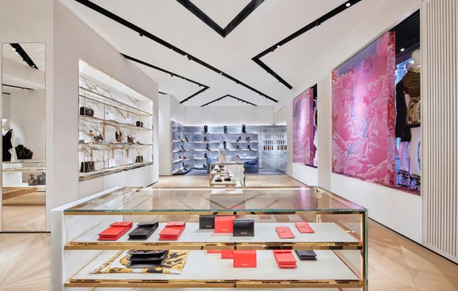 New Dunhill Pop-up Concept Store In The Prestigious Ginza Six Shopping ...