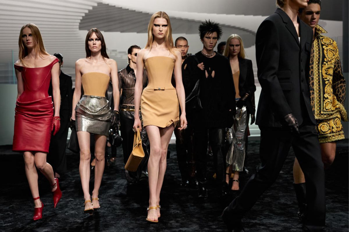 Versace: The New Versace Icons Collection Campaign Starring Anne ...