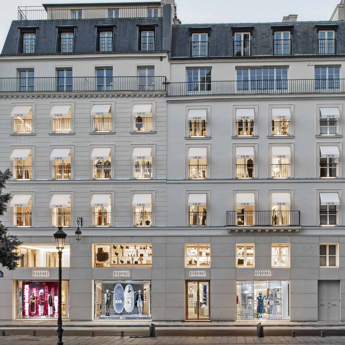 Dior Boutique in Paris - Saint-Honoré - Luxferity